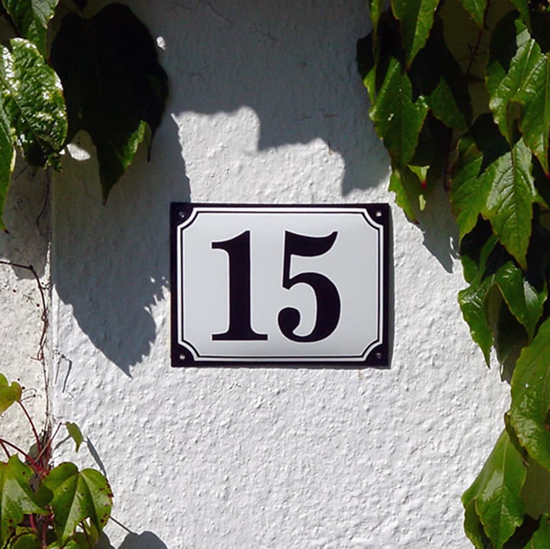 White house numbers are the protagonist of the Highlander Collection ...